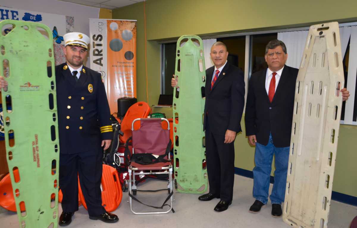 Asambleísta Phil Ramos dona equipo médico para El Salvador (Fotos ...