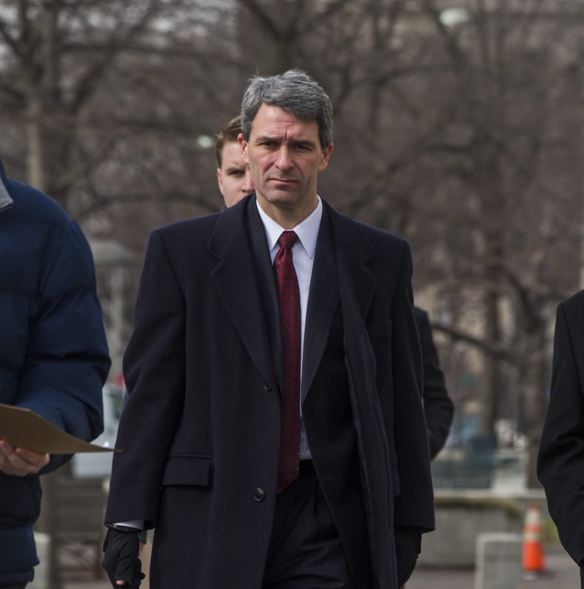 Juez declara inválido el nombramiento de Cuccinelli como jefe de USCIS ...