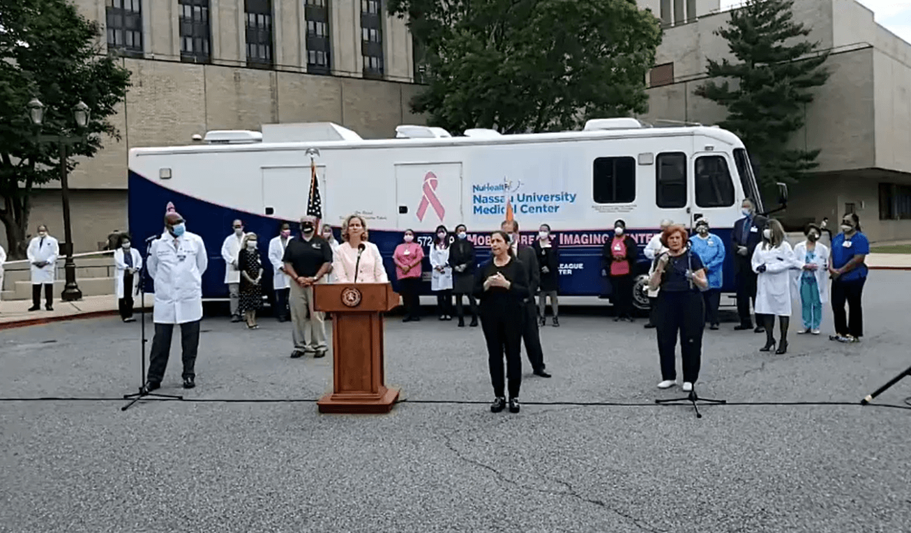 ‘Mammovan’ en Nassau hace pruebas móviles de detección de cáncer de ...