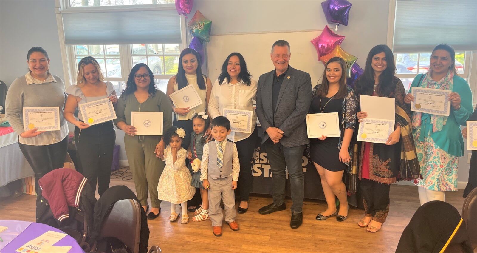 Long Island Head Start enseña a padres de familia a formar hijos más ...