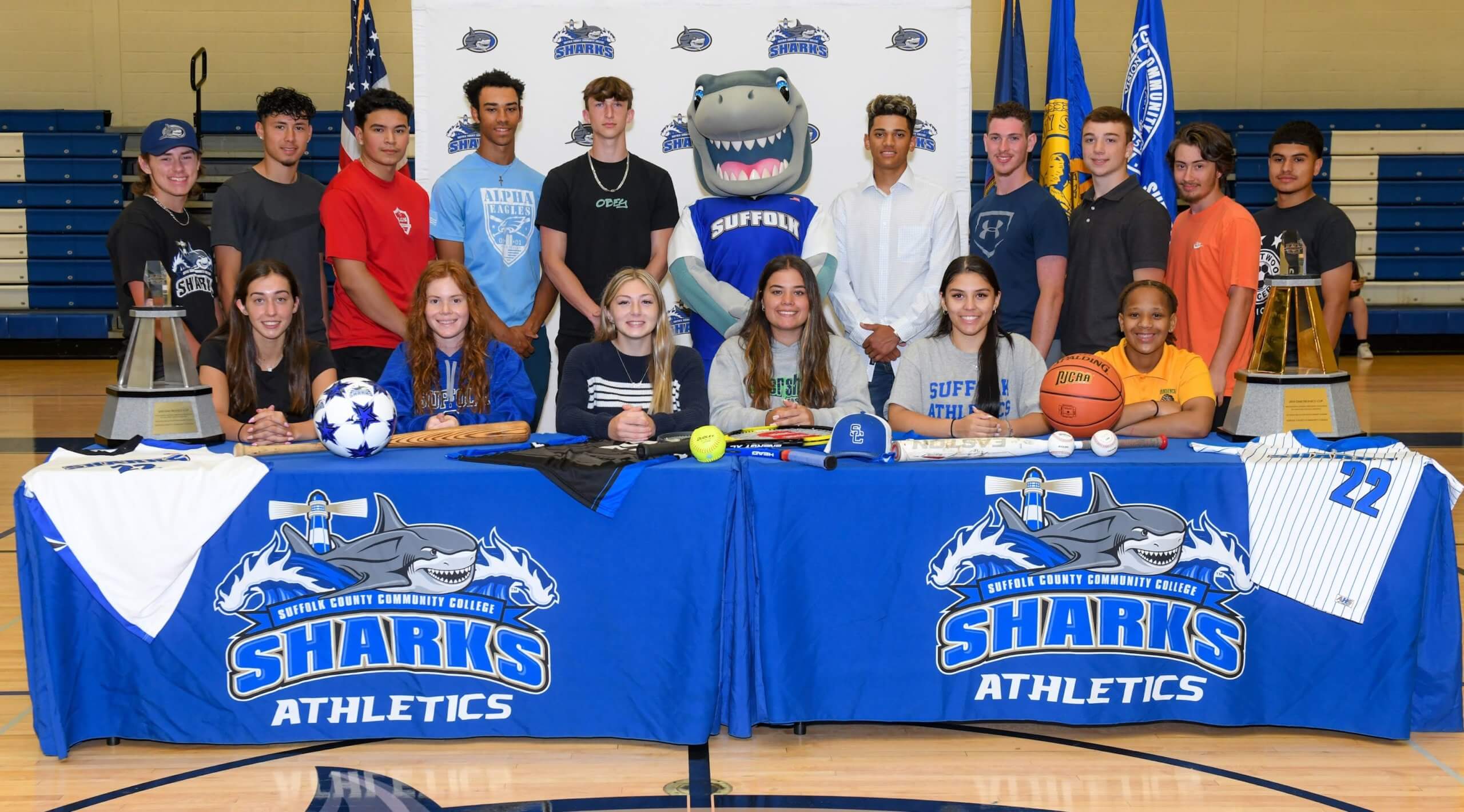 Estudiantes graduados se unen a Suffolk Sharks Athletics – Noticia NY