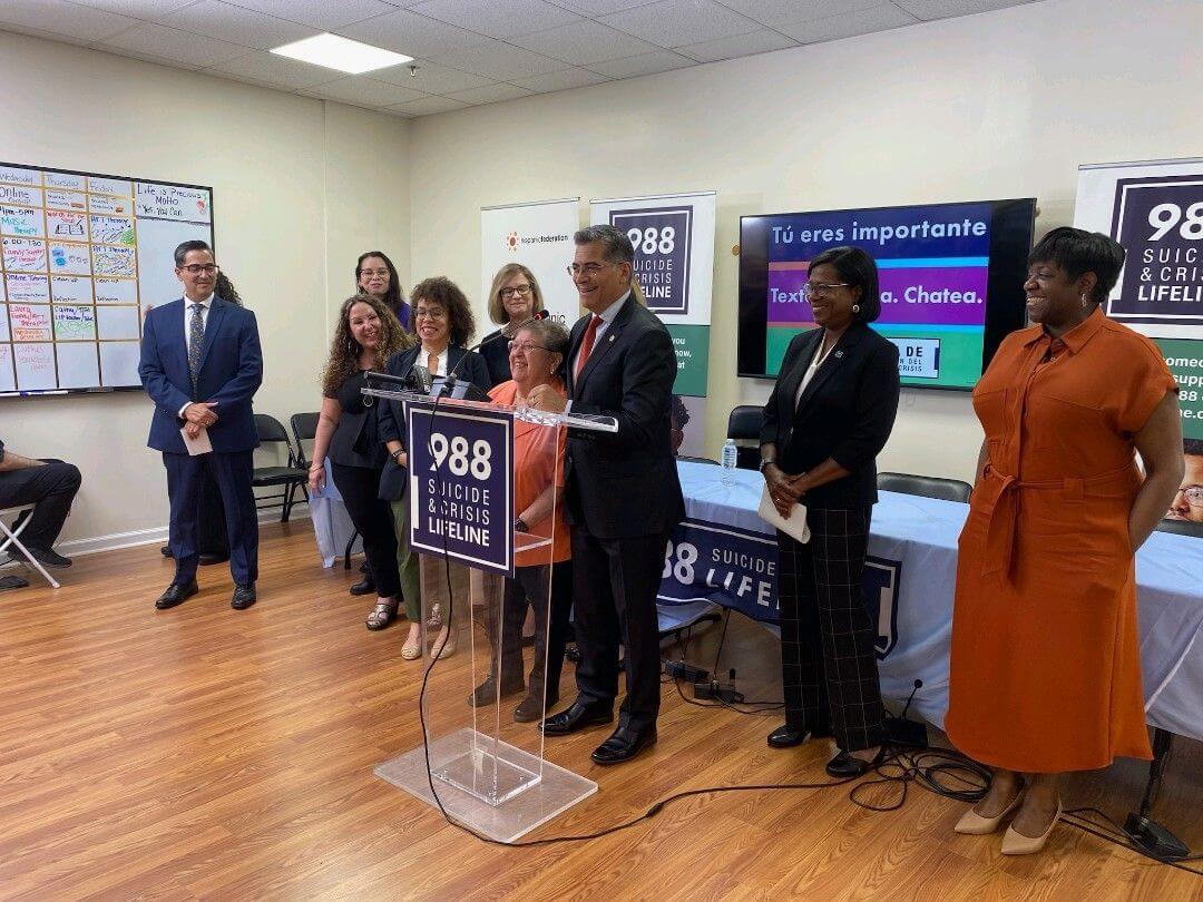 Línea nacional de prevención de suicidios 988 agrega servicios de texto ...