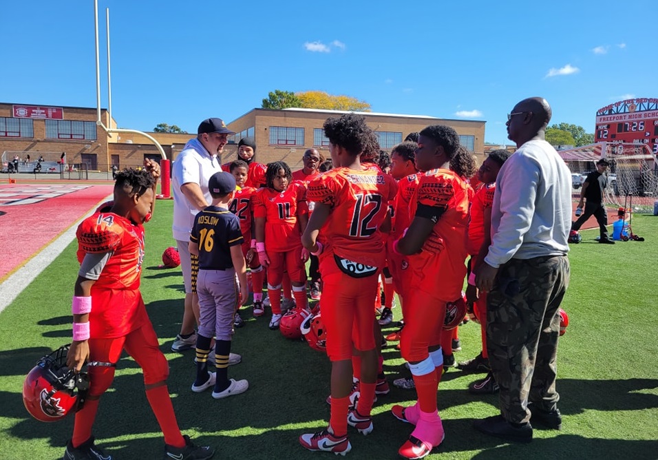 Legislador Koslow se une a los Freeport Red Ravens en sus juegos de ...